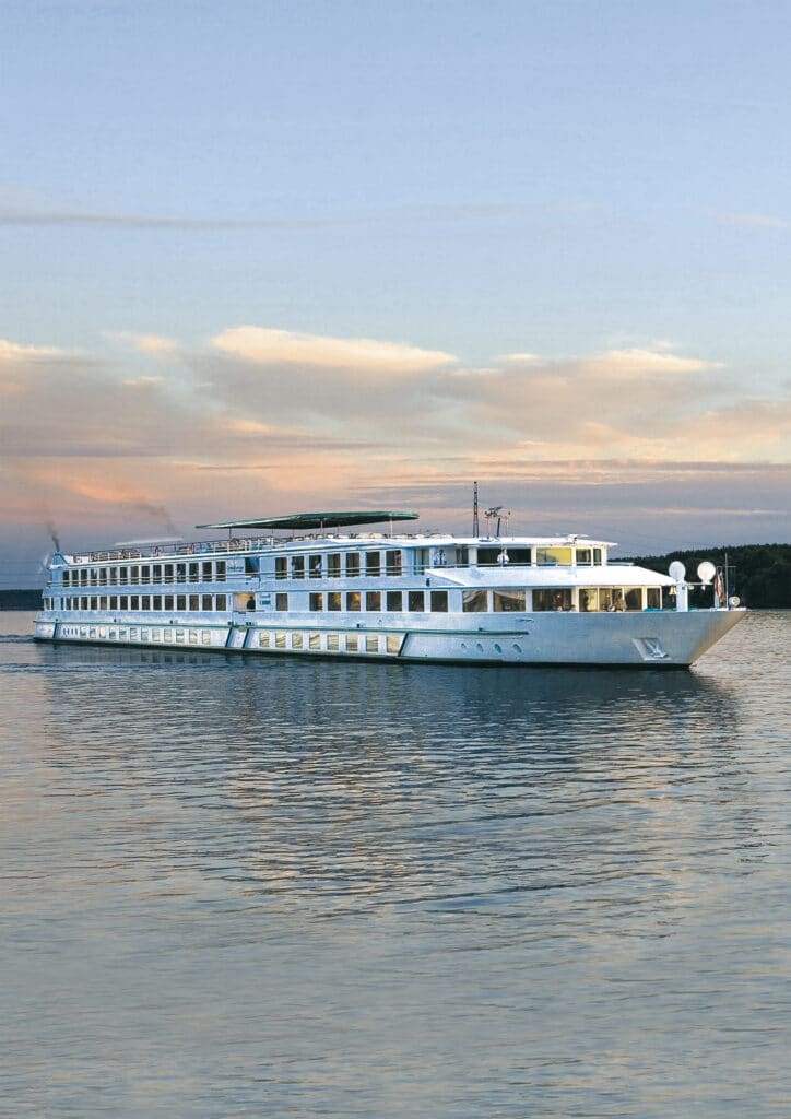 MS Beethoven - Captain Cruise